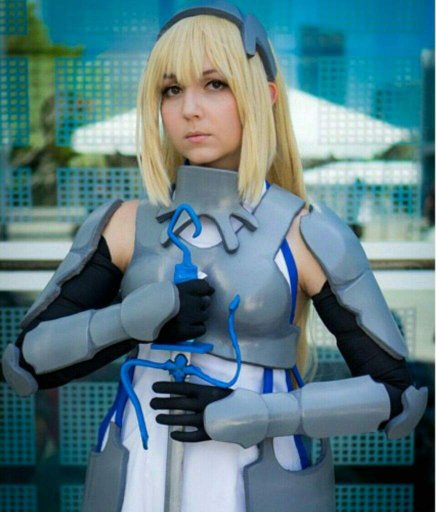 Aiz Wallenstein Wiki Cosplay Amino