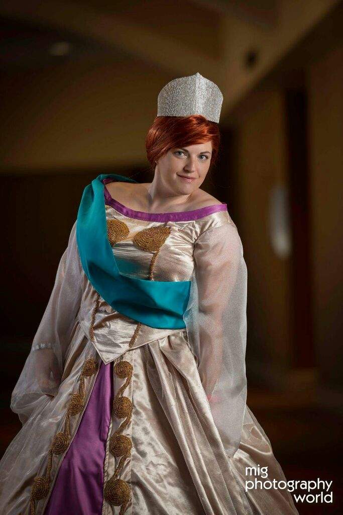 Anastasia Romanov Cosplay Amino