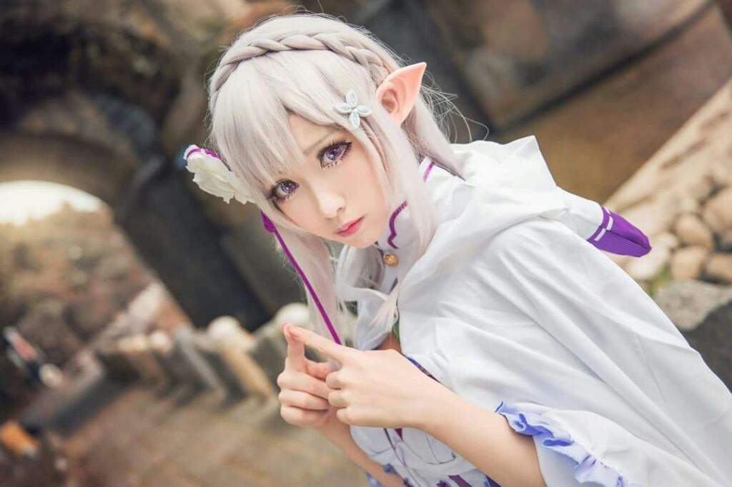 Emilia Re Zero Cosplay Anime Amino