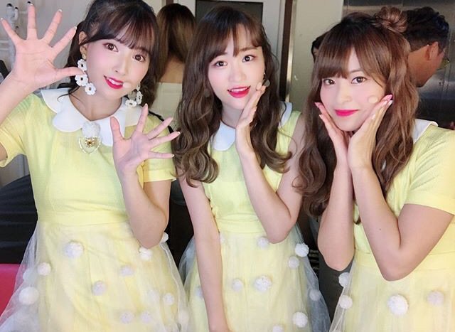 new cute group pics 💗 | Honey Popcorn Amino