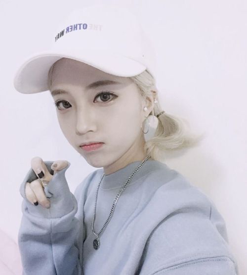 Ulzzang Aesthetic Post 2 White Ulzzang🌙contests Amino