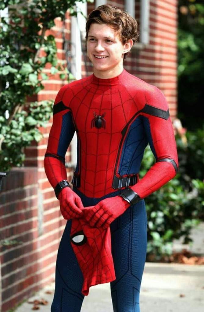 Top 10 Hottest Pictues Of Tom Holland Tommy Holland Amino