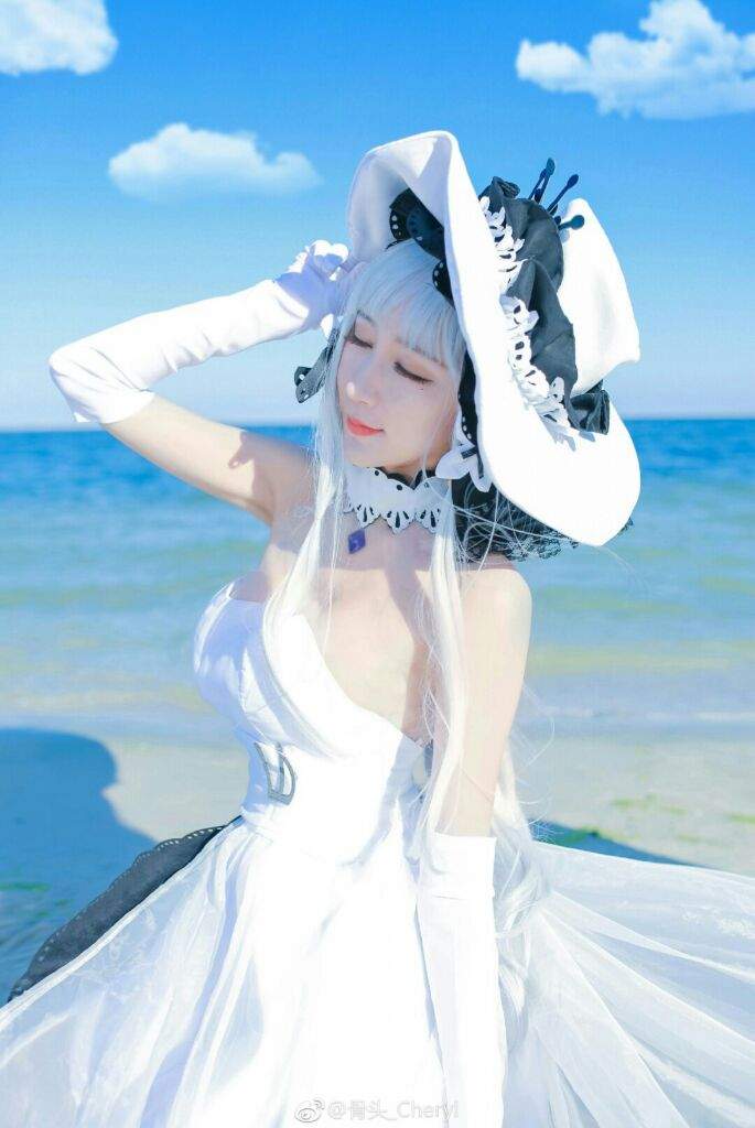 Illustrious ⚓lusty⚓ Azur Lane Cosplay By 骨头cheryl 😍👌 Anime Amino