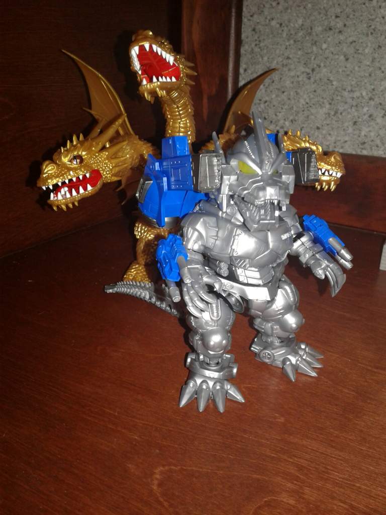 Chibimaru kiryu and ghidorah | Godzilla Amino Chibimaru kiryu and ghidorah | Godzilla Amino