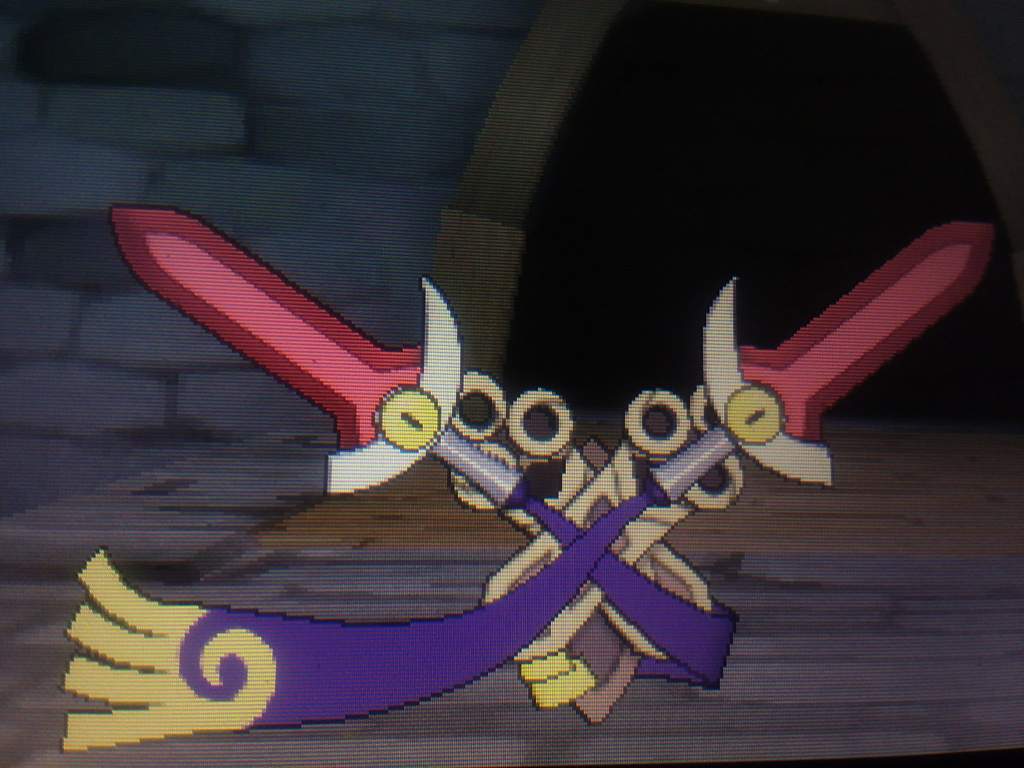 Mm Shiny Aegislash Slashes Though The Shadows Shiny Pokemon Amino Amino