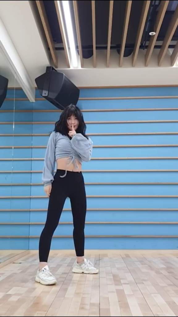 Twice Momo Fancy Dance Video Twice Br Amino